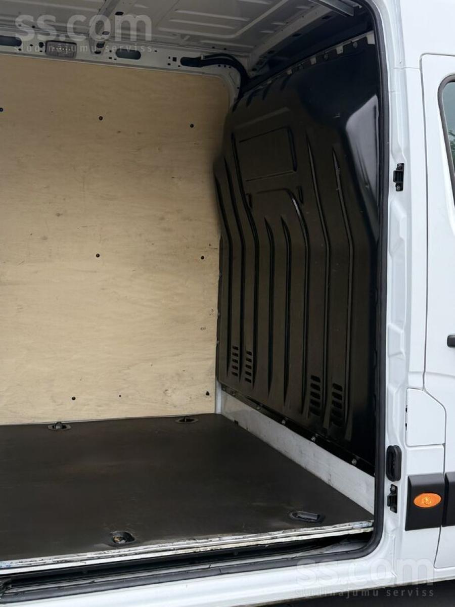 White Renault Master 2024 in Riga, with an engine capacity of 2.30 L and mileage of 74 thousand km for 24300 €, photo 15 on AUTOMOTO.COM.LV