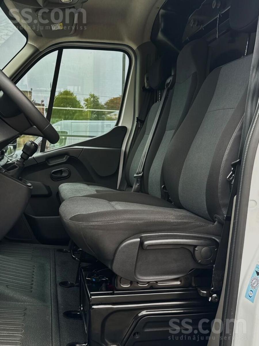 White Renault Master 2024 in Riga, with an engine capacity of 2.30 L and mileage of 74 thousand km for 24300 €, photo 23 on AUTOMOTO.COM.LV