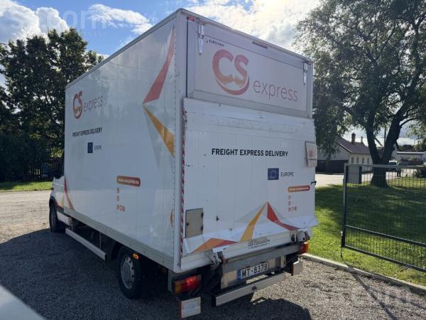 White Renault Master 2010 in Ventspils, with an engine capacity of 2.50 L and mileage of 215 thousand km for 8500 €, photo 9 on AUTOMOTO.COM.LV