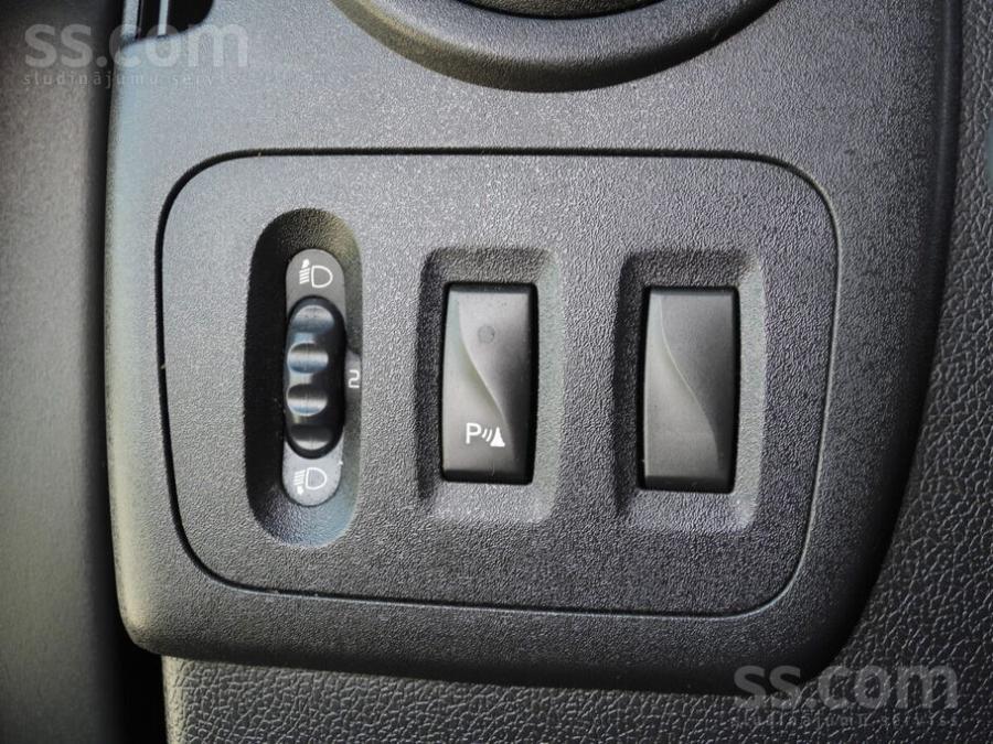 Balts Renault Master 2013 Rīga, ar dzinēja tilpumu 2.30 L un nobraukumu 365 tūkst. km par 7400 €, foto 16 vietnē AUTOMOTO.COM.LV