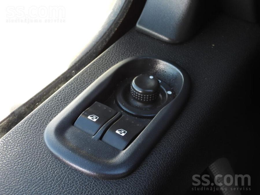 Balts Renault Master 2013 Rīga, ar dzinēja tilpumu 2.30 L un nobraukumu 365 tūkst. km par 7400 €, foto 17 vietnē AUTOMOTO.COM.LV