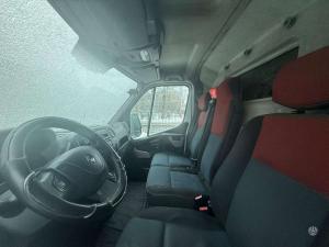 White Renault Master 2016 in Riga, with an engine capacity of 2.20 L and mileage of 279 thousand km for 13000 €, photo 6 on AUTOMOTO.COM.LV