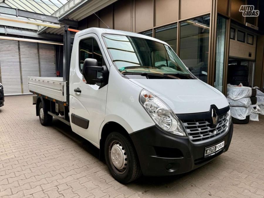 White Renault Master 2017 in Kaunas, with an engine capacity of 2.30 L and mileage of 52 thousand km for 22735 €, photo 2 on AUTOMOTO.COM.LV