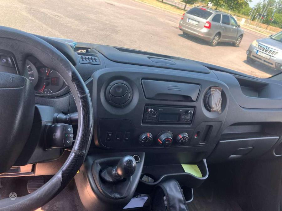 White Renault Master 2019 in Vilnius, with an engine capacity of 2.30 L and mileage of 600 thousand km for 10769 €, photo 4 on AUTOMOTO.COM.LV