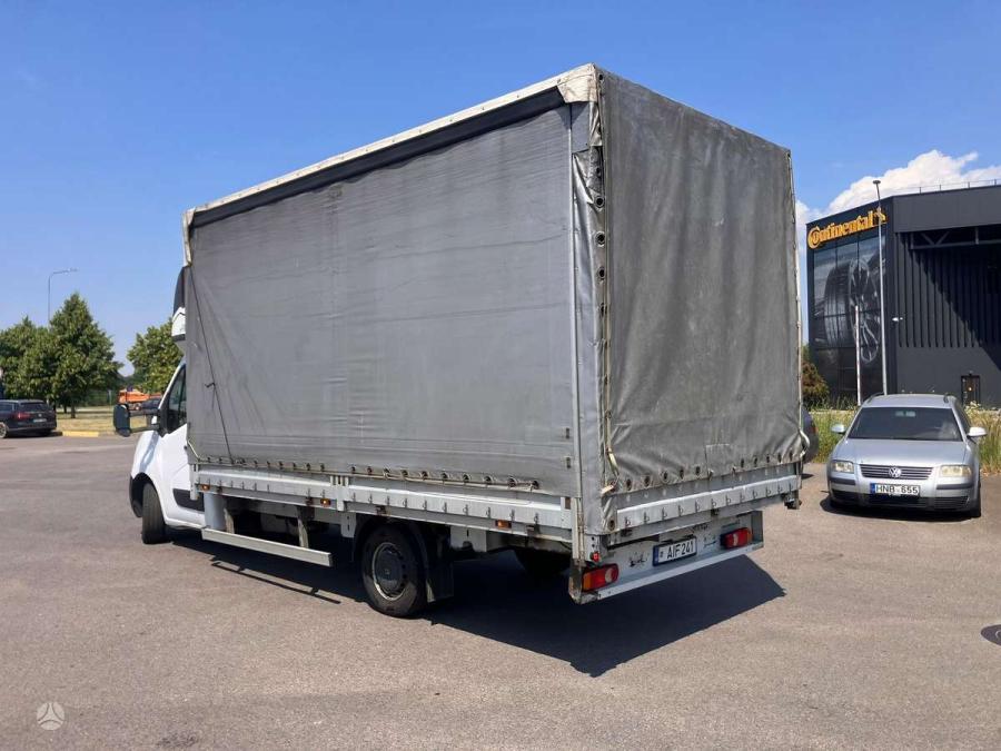 White Renault Master 2019 in Vilnius, with an engine capacity of 2.30 L and mileage of 600 thousand km for 10769 €, photo 7 on AUTOMOTO.COM.LV