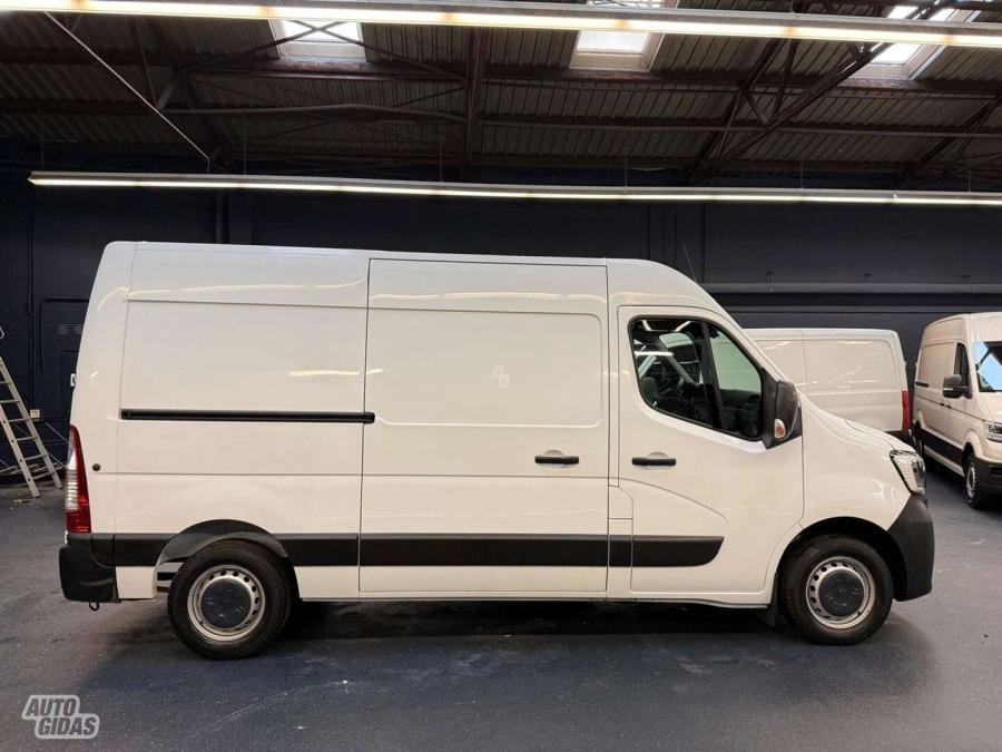 White Renault Master 2020 in Kaunas, with an engine capacity of 2.30 L and mileage of 55 thousand km for 21646 €, photo 4 on AUTOMOTO.COM.LV