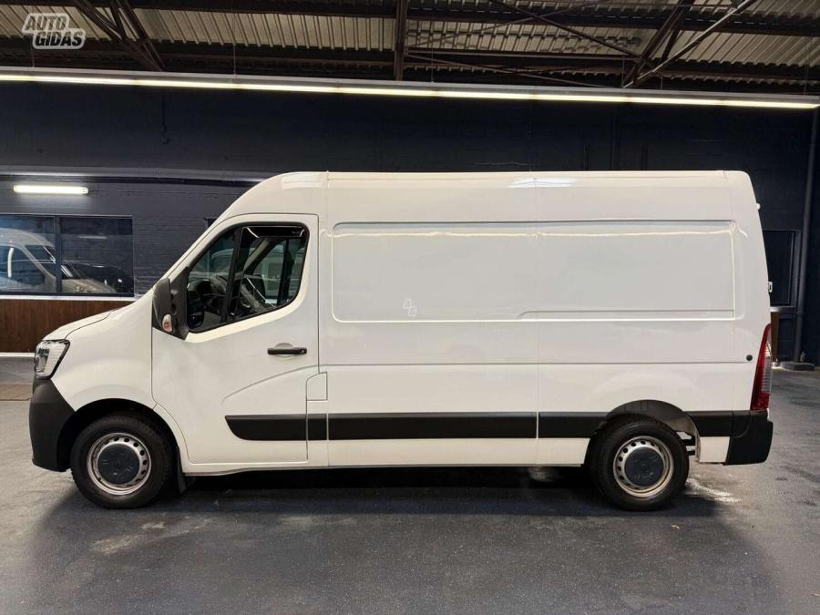 White Renault Master 2020 in Kaunas, with an engine capacity of 2.30 L and mileage of 55 thousand km for 21646 €, photo 5 on AUTOMOTO.COM.LV