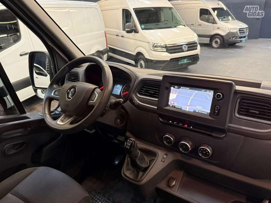 White Renault Master 2020 in Kaunas, with an engine capacity of 2.30 L and mileage of 55 thousand km for 21646 €, photo 13 on AUTOMOTO.COM.LV