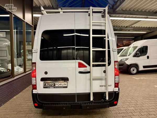White Renault Master 2020 in Kaunas, with an engine capacity of 2.30 L and mileage of 64 thousand km for 26402 €, photo 8 on AUTOMOTO.COM.LV