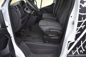White Renault Master 2021 in Talsi, with an engine capacity of 2.30 L and mileage of 245 thousand km for 10900 €, photo 7 on AUTOMOTO.COM.LV