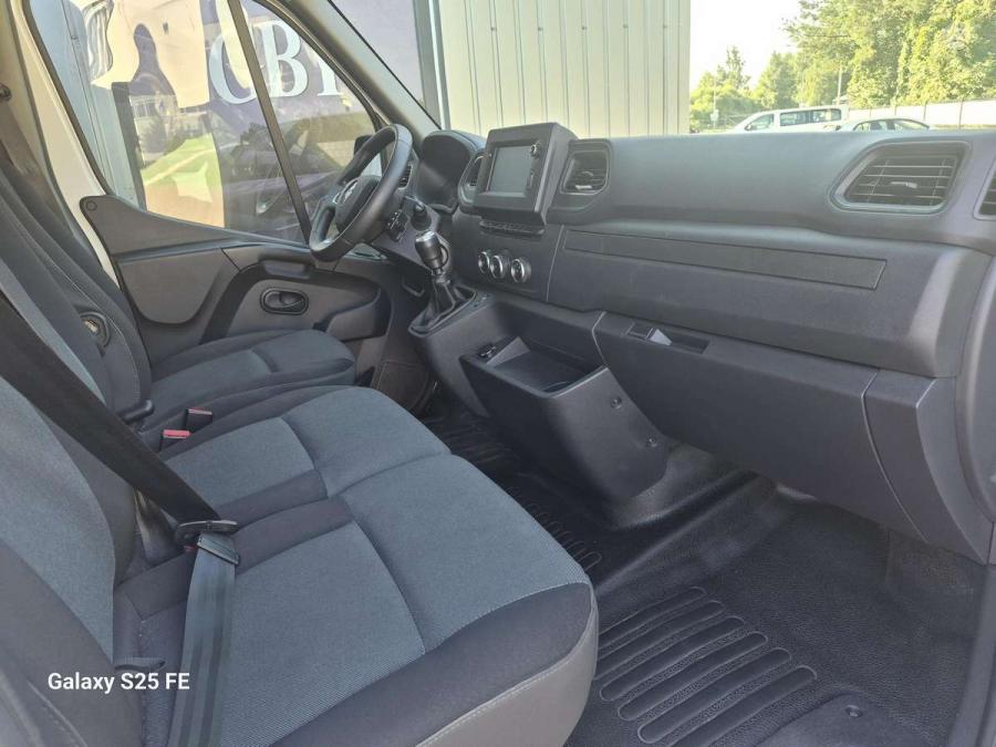 Balts Renault Master 2021 Tauragė, ar dzinēja tilpumu 2.30 L un nobraukumu 144 tūkst. km par 13900 €, foto 13 vietnē AUTOMOTO.COM.LV