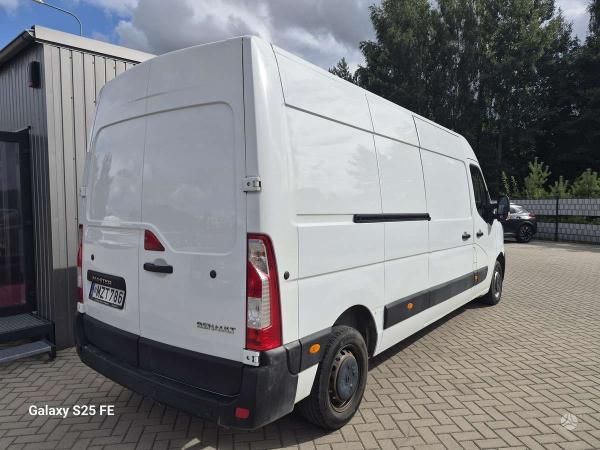 White Renault Master 2021 in Taurage, with an engine capacity of 2.30 L and mileage of 152 thousand km for 13189 €, photo 4 on AUTOMOTO.COM.LV