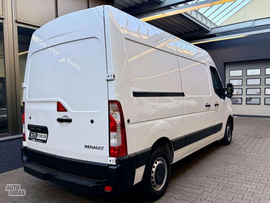White Renault Master 2022 in Kaunas, with an engine capacity of 2.30 L and mileage of 22 thousand km for 30067 €, photo 12 on AUTOMOTO.COM.LV