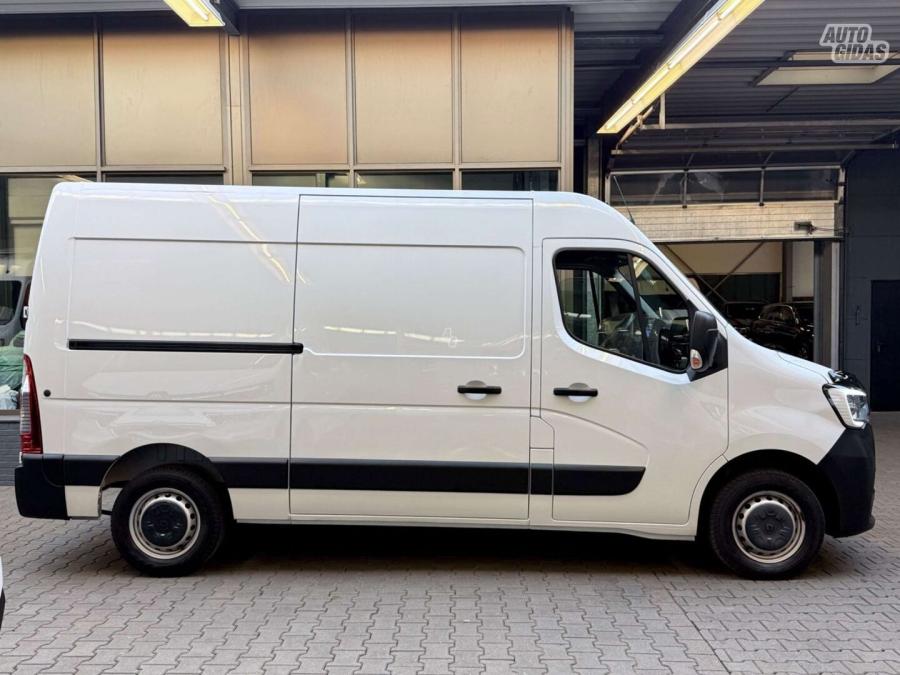 White Renault Master 2022 in Kaunas, with an engine capacity of 2.30 L and mileage of 22 thousand km for 30067 €, photo 14 on AUTOMOTO.COM.LV