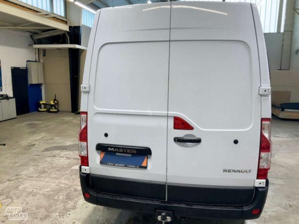 White Renault Master 2022 in Kaunas, with an engine capacity of 2.30 L and mileage of 50 thousand km for 32160 €, photo 5 on AUTOMOTO.COM.LV