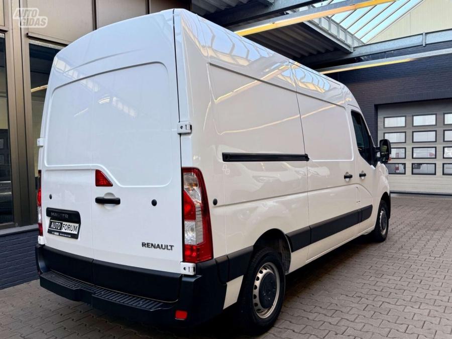 White Renault Master 2022 in Kaunas, with an engine capacity of 2.30 L and mileage of 22 thousand km for 30067 €, photo 12 on AUTOMOTO.COM.LV