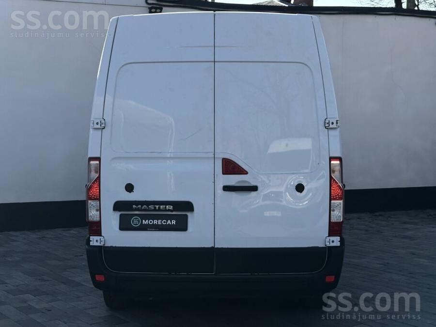 White Renault Master 2022 in Riga, with an engine capacity of 2.30 L and mileage of 94 thousand km for 21550 €, photo 6 on AUTOMOTO.COM.LV