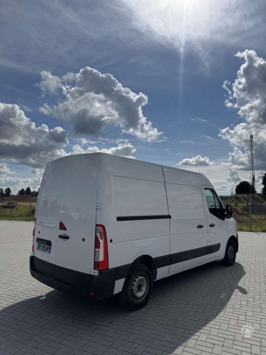 Balts Renault Master 2022 Tauragė, ar dzinēja tilpumu 2.30 L un nobraukumu 243 tūkst. km par 9400 €, foto 5 vietnē AUTOMOTO.COM.LV