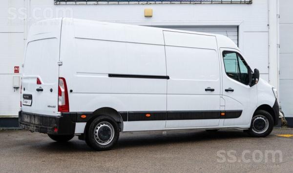 White Renault Master 2023 in Riga, with an engine capacity of 2.30 L and mileage of 28 thousand km for 26500 €, photo 3 on AUTOMOTO.COM.LV