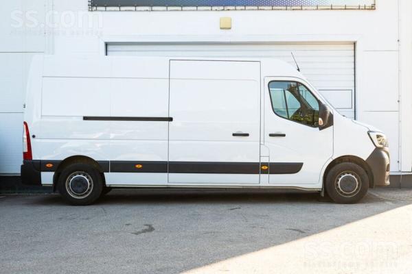 White Renault Master 2023 in Riga, with an engine capacity of 2.30 L and mileage of 52 thousand km for 24950 €, photo 5 on AUTOMOTO.COM.LV