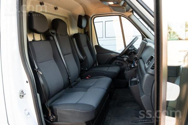 White Renault Master 2023 in Riga, with an engine capacity of 2.30 L and mileage of 52 thousand km for 24950 €, photo 6 on AUTOMOTO.COM.LV