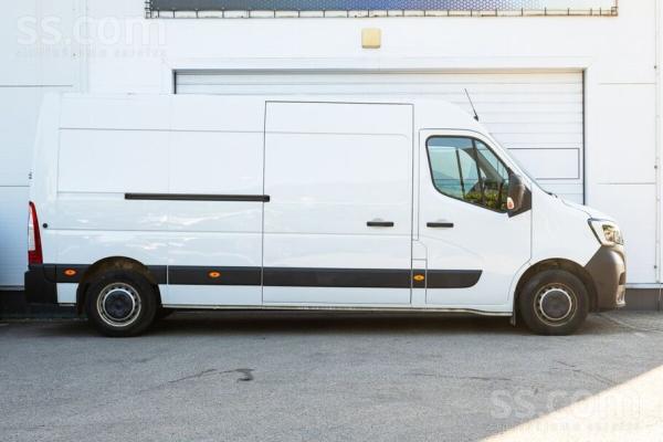 White Renault Master 2023 in Riga, with an engine capacity of 2.30 L and mileage of 44 thousand km for 24950 €, photo 5 on AUTOMOTO.COM.LV
