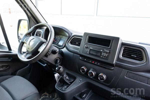 White Renault Master 2023 in Riga, with an engine capacity of 2.30 L and mileage of 44 thousand km for 24950 €, photo 9 on AUTOMOTO.COM.LV