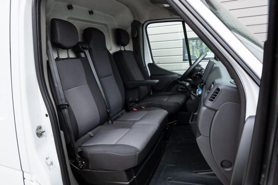 Balts Renault Master 2024 Jelgava, ar dzinēja tilpumu 2.30 L un nobraukumu 138 tūkst. km par 24450 €, foto 7 vietnē AUTOMOTO.COM.LV