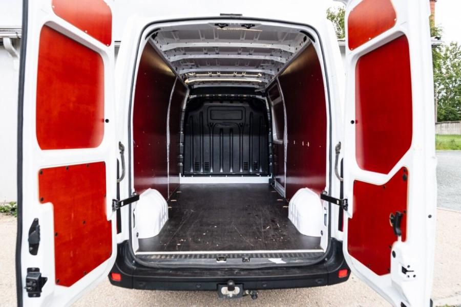 Balts Renault Master 2024 Jelgava, ar dzinēja tilpumu 2.30 L un nobraukumu 138 tūkst. km par 24450 €, foto 9 vietnē AUTOMOTO.COM.LV