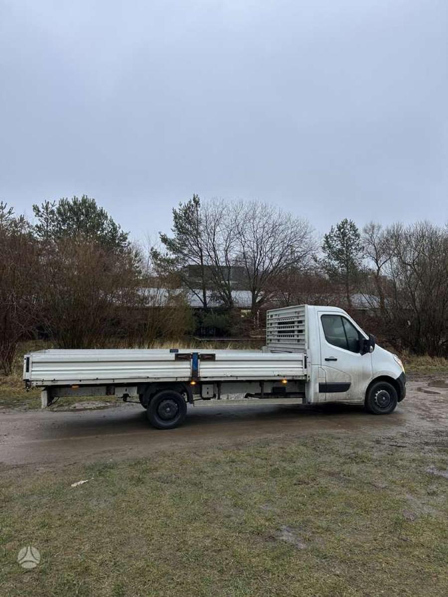 White Renault Master 2017 in Vilnius, with an engine capacity of 2.30 L and mileage of 111 thousand km for 8200 €, photo 2 on AUTOMOTO.COM.LV