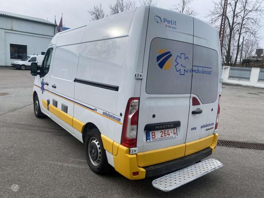 White Renault Master 2021 in Riga, with an engine capacity of 2.30 L and mileage of 280 thousand km for 14350 €, photo 5 on AUTOMOTO.COM.LV