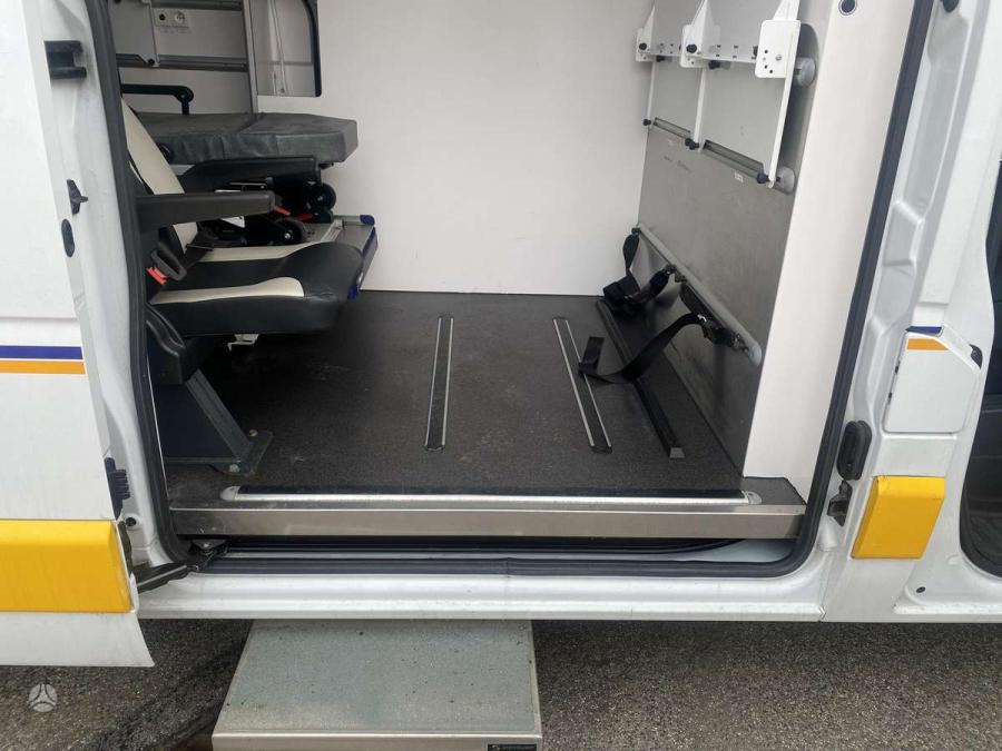 White Renault Master 2021 in Riga, with an engine capacity of 2.30 L and mileage of 280 thousand km for 14350 €, photo 6 on AUTOMOTO.COM.LV