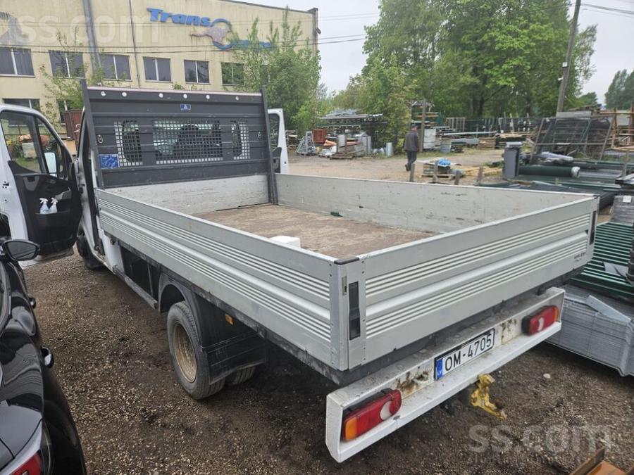 Balts Renault Master 2018 Rīga, ar dzinēja tilpumu 2.30 L un nobraukumu 288 tūkst. km par 8700 €, foto 6 vietnē AUTOMOTO.COM.LV