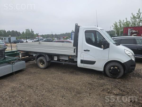 White Renault Master 2018 in Riga, with an engine capacity of 2.30 L and mileage of 288 thousand km for 8700 €, photo 8 on AUTOMOTO.COM.LV