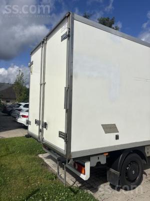 White Renault Master 2019 in Riga, with an engine capacity of 2.30 L and mileage of 366 thousand km for 7500 €, photo 5 on AUTOMOTO.COM.LV