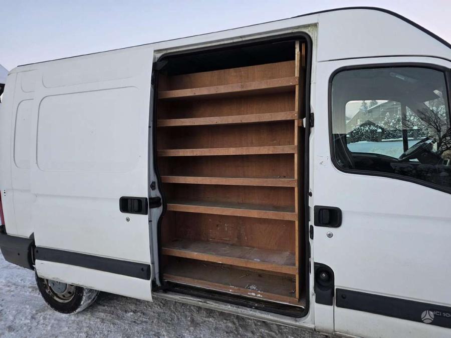 White Renault Master 2006 in Kursenai, with an engine capacity of 2.50 L and mileage of 261 thousand km for 2500 €, photo 16 on AUTOMOTO.COM.LV