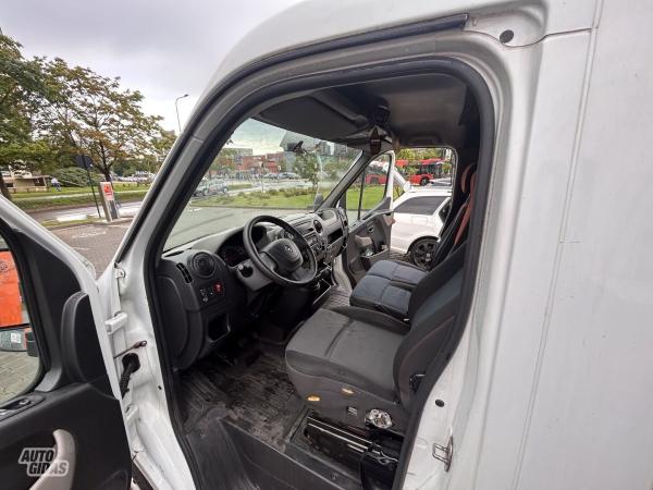 White Renault Master 2017 in Vilnius, with an engine capacity of 2.30 L and mileage of 315 thousand km for 8000 €, photo 3 on AUTOMOTO.COM.LV