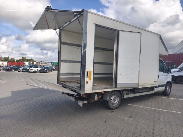 White Renault Master 2006 in Klaipeda, with an engine capacity of 2.50 L and mileage of 284 thousand km for 2300 €, photo 7 on AUTOMOTO.COM.LV