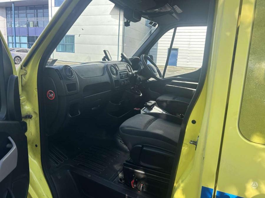 Yellow Renault Master 2014 in Klaipeda, with an engine capacity of 2.30 L and mileage of 435 thousand km for 7000 €, photo 22 on AUTOMOTO.COM.LV