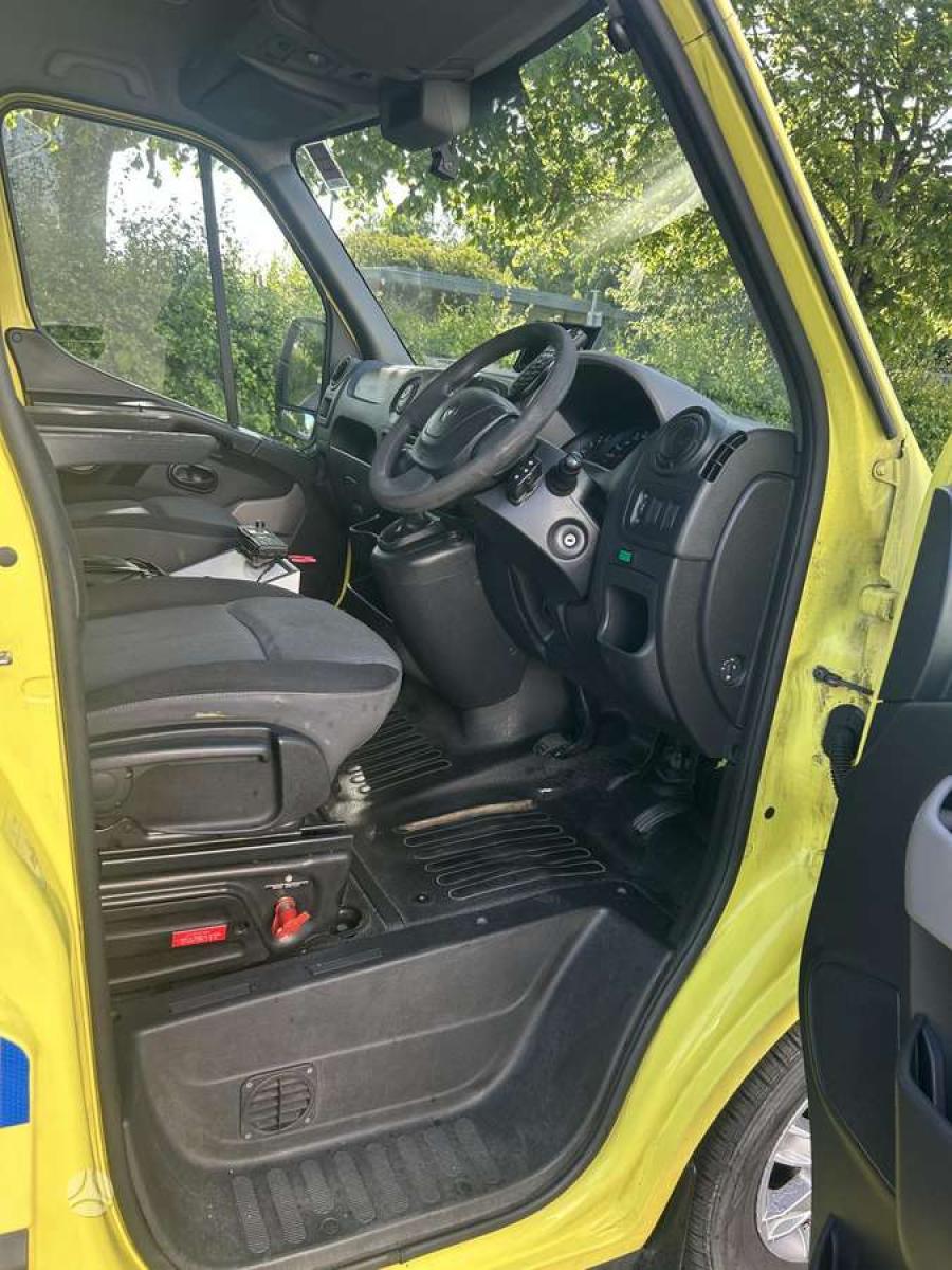 Yellow Renault Master 2014 in Klaipeda, with an engine capacity of 2.30 L and mileage of 435 thousand km for 7000 €, photo 28 on AUTOMOTO.COM.LV