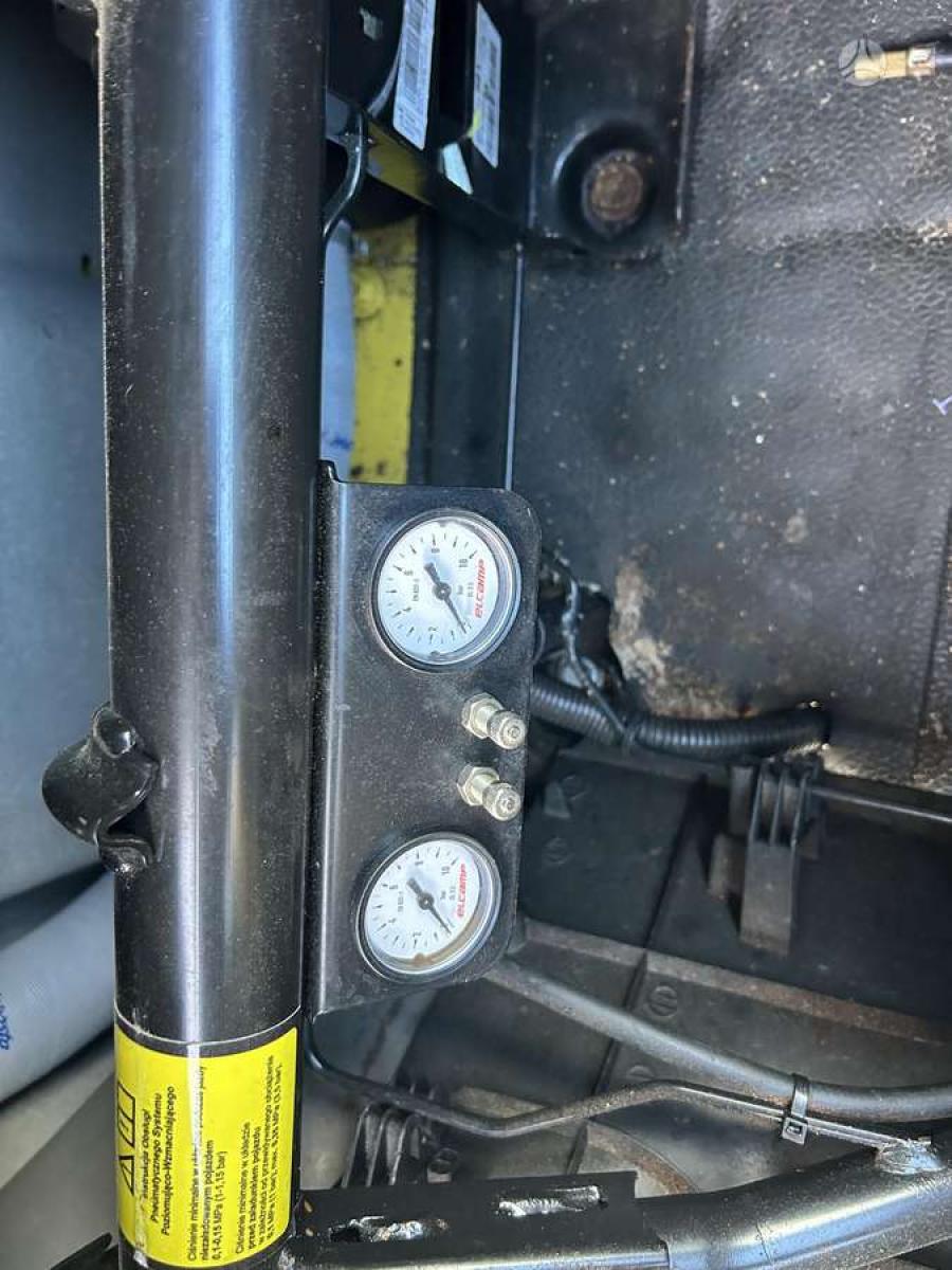 Yellow Renault Master 2021 in Vilnius, with an engine capacity of 2.30 L and mileage of 330 thousand km for 15590 €, photo 11 on AUTOMOTO.COM.LV