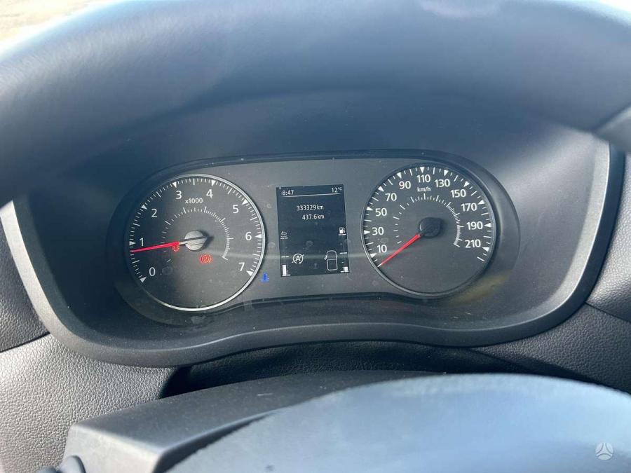 Yellow Renault Master 2021 in Vilnius, with an engine capacity of 2.30 L and mileage of 330 thousand km for 15590 €, photo 15 on AUTOMOTO.COM.LV
