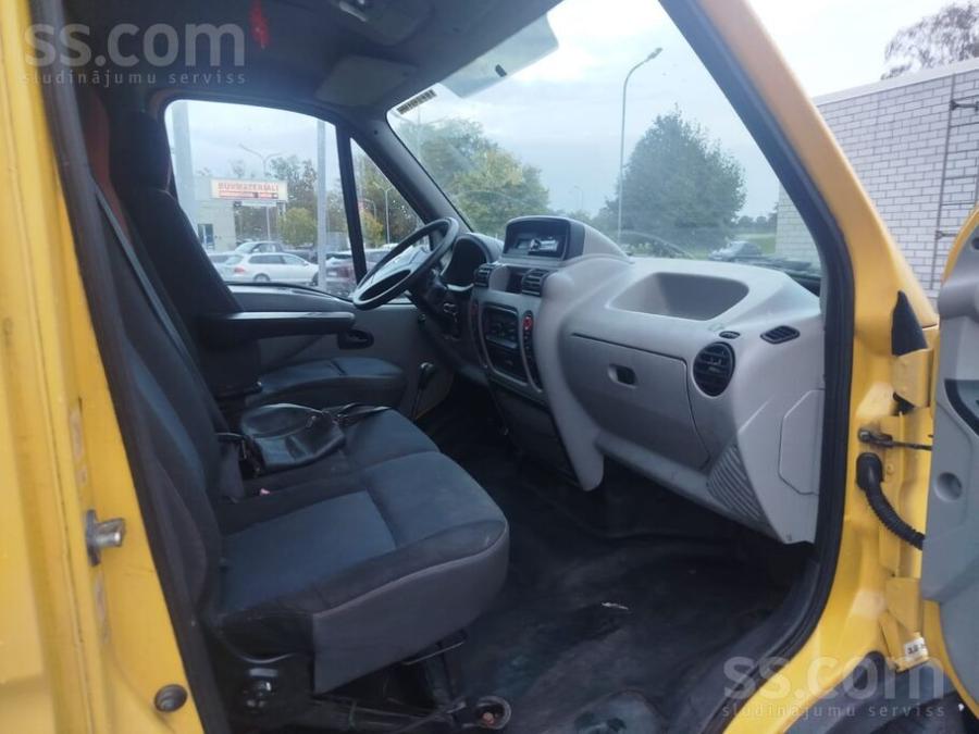 Dzeltens Renault Master 2002 Rīga, ar dzinēja tilpumu 2.20 L un nobraukumu 300 tūkst. km par 2400 €, foto 14 vietnē AUTOMOTO.COM.LV
