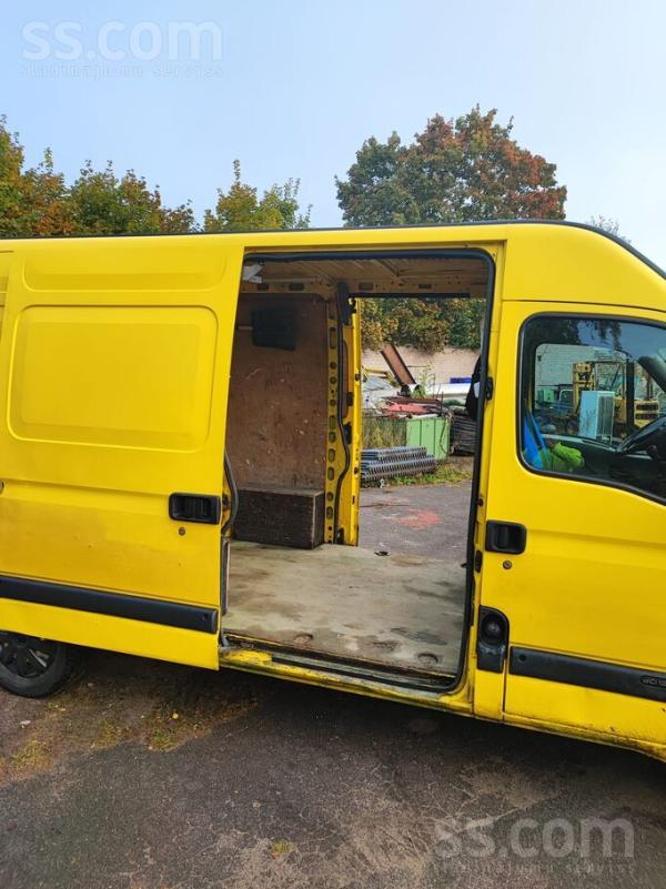 Yellow Renault Master 2010 in Riga, with an engine capacity of 2.50 L and mileage of 399 thousand km for 2700 €, photo 8 on AUTOMOTO.COM.LV
