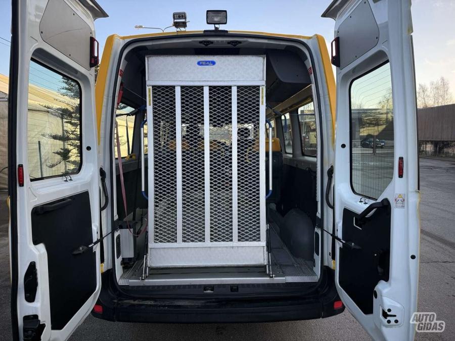 Yellow Renault Master 2015 in Klaipeda, with an engine capacity of 2.30 L and mileage of 321 thousand km for 7500 €, photo 15 on AUTOMOTO.COM.LV