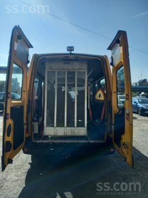 Yellow Renault Master 2016 in Riga, with an engine capacity of 2.30 L and mileage of 676 thousand km for 9000 €, photo 8 on AUTOMOTO.COM.LV
