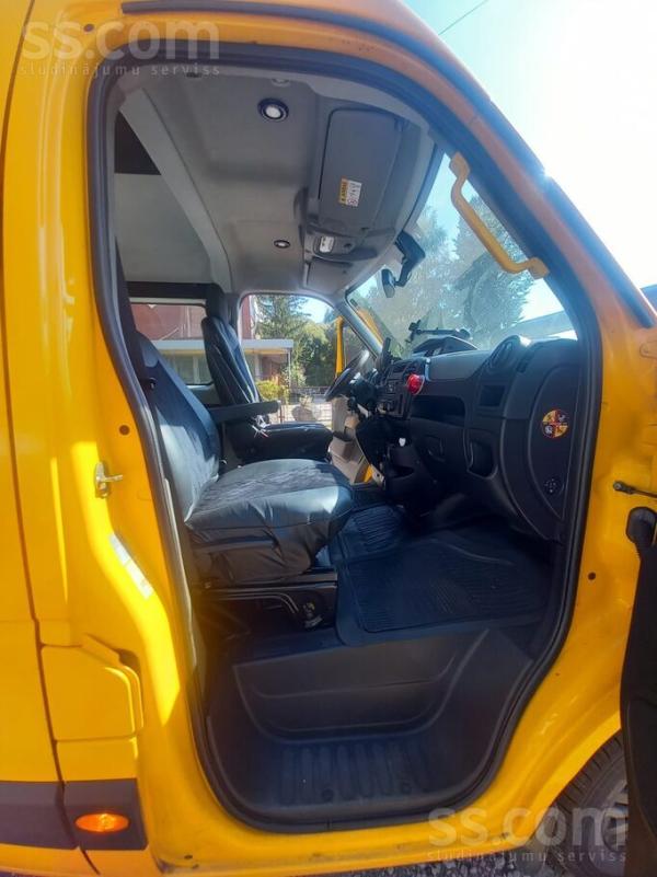 Yellow Renault Master 2016 in Riga, with an engine capacity of 2.30 L and mileage of 676 thousand km for 9000 €, photo 8 on AUTOMOTO.COM.LV