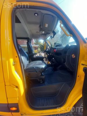 Yellow Renault Master 2016 in Riga, with an engine capacity of 2.30 L and mileage of 676 thousand km for 9000 €, photo 9 on AUTOMOTO.COM.LV