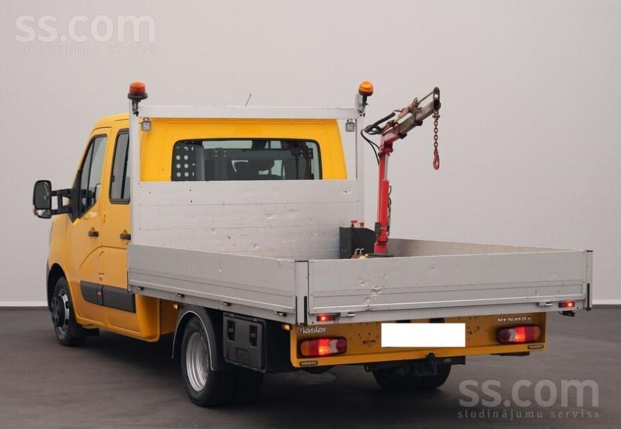 Yellow Renault Master 2020 in Riga, with an engine capacity of 2.30 L and mileage of 190 thousand km for 36300 €, photo 4 on AUTOMOTO.COM.LV