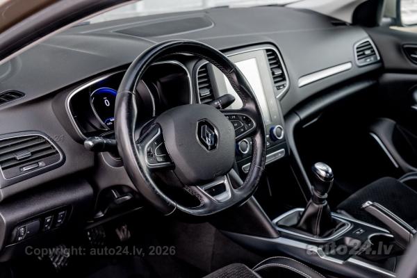 Beige Renault Megane 2018 in Parnu, with an engine capacity of 1.60 L and mileage of 93 thousand km for 8799 €, photo 9 on AUTOMOTO.COM.LV